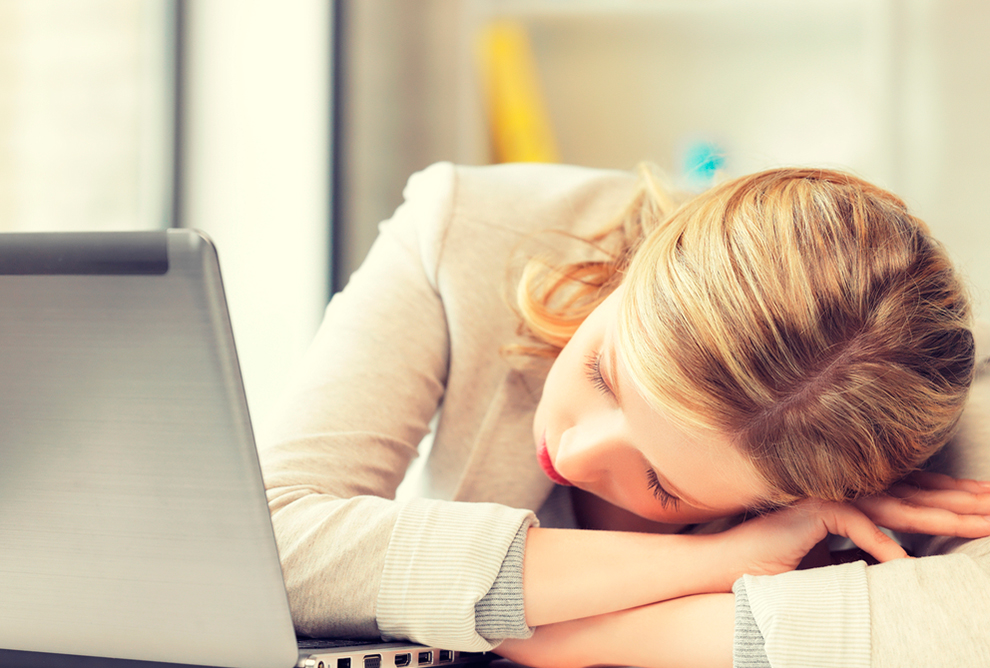 Tomar siestas en el trabajo tiene muchos beneficios - Vive tu Empresa